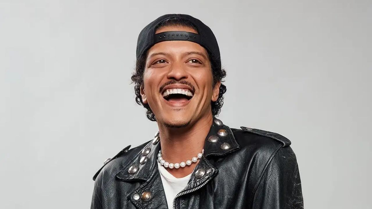“Die With A Smile” e “APT.” são as músicas mais ouvidas de Bruno Mars no Brasil - Conexão Magazine
